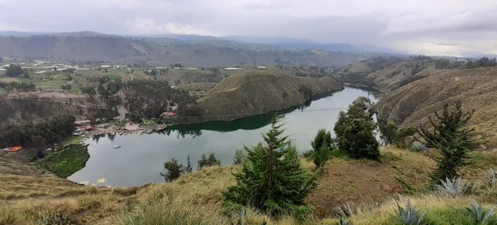 La Laguna de Yambo encierra magia y en sus entrañas reposaría un tren ...