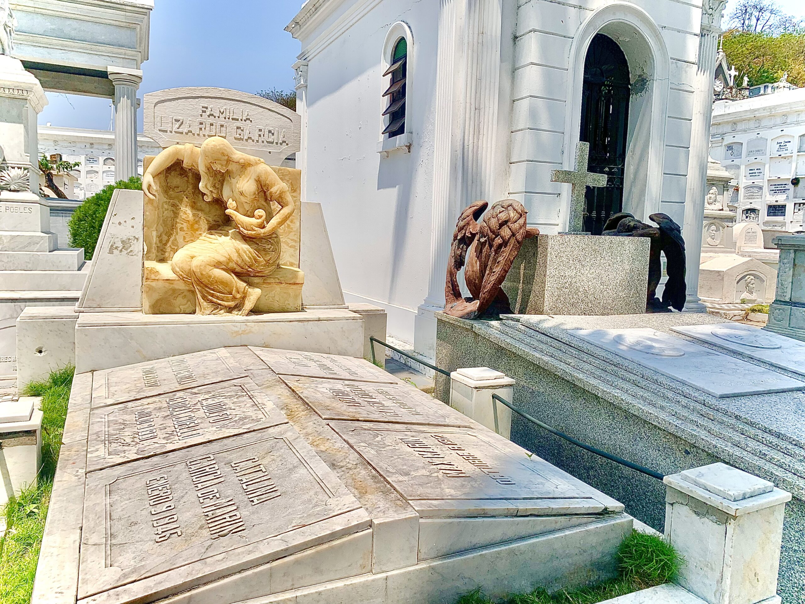 En el Cementerio Patrimonial de Guayaquil se hace turismo cultural al ...